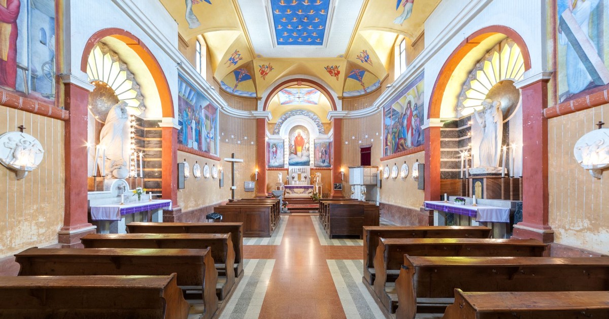 Kirchen mit Gemälden von Tone Kralj | Visit Kras