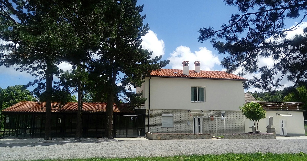 Vila Srebrna | Visit Kras